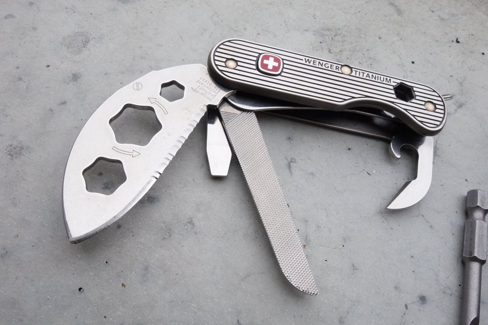 Wenger Titanium Ueli Steck Special Edition Taschenmesser (Neu (gemäss ...