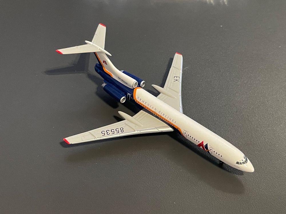 Armenian Airlines Tupolev Tu-154B-2 Tucano Line 1:400 (Neu und ...