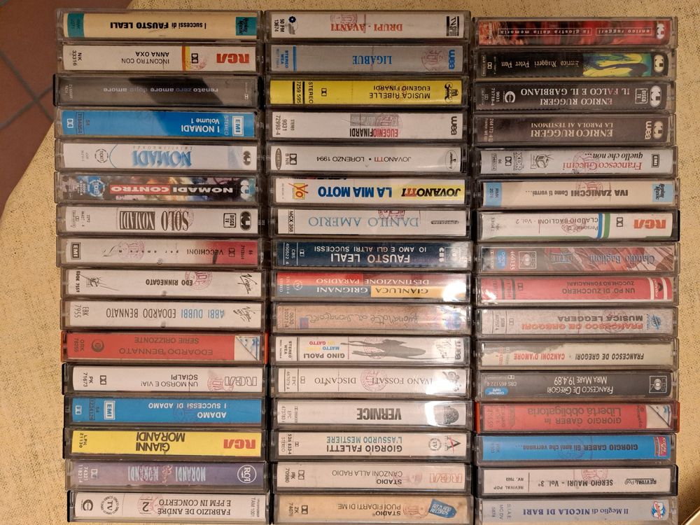 48 x CASSETTE - ITALIAN MUSIC (Gebraucht) in Genestrerio für CHF 20 – mit Lieferung auf Ricardo ...