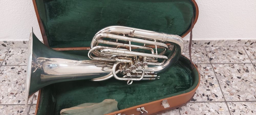 F-Tuba Willson FA5 mit 5-Venile inkl.koffer und mundstück (Gebraucht) in Glattbrugg für CHF 4599 ...