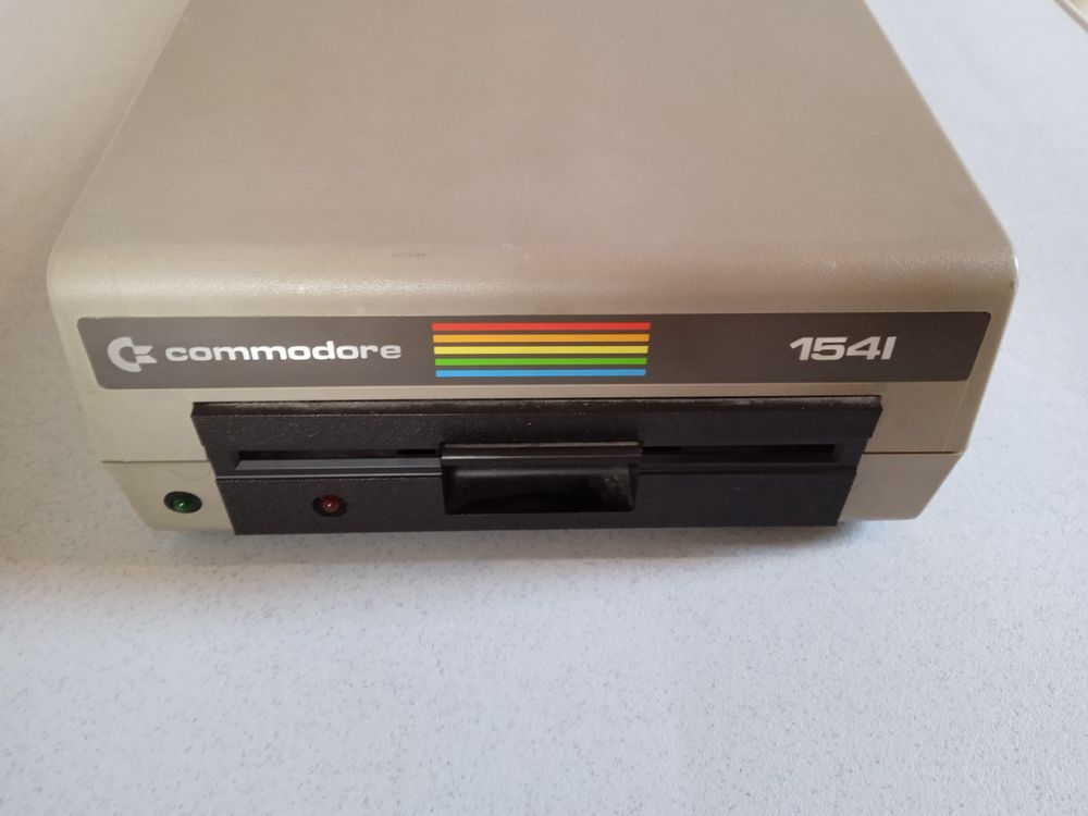 Commodore VC-1541 avec Câble (Défectueux) | Kaufen auf Ricardo