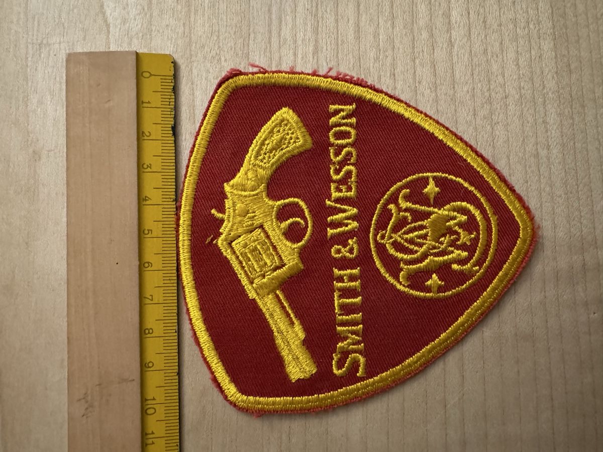 Smith & Wesson Bagde (Gebraucht) in Basel für CHF 1 – mit Lieferung auf ...