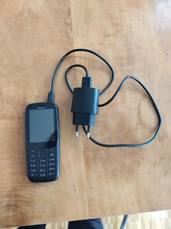 Nokia 220 (TA-1155) 4G, wenig gebraucht, inkl. Ladegerät (Gebraucht) in ...
