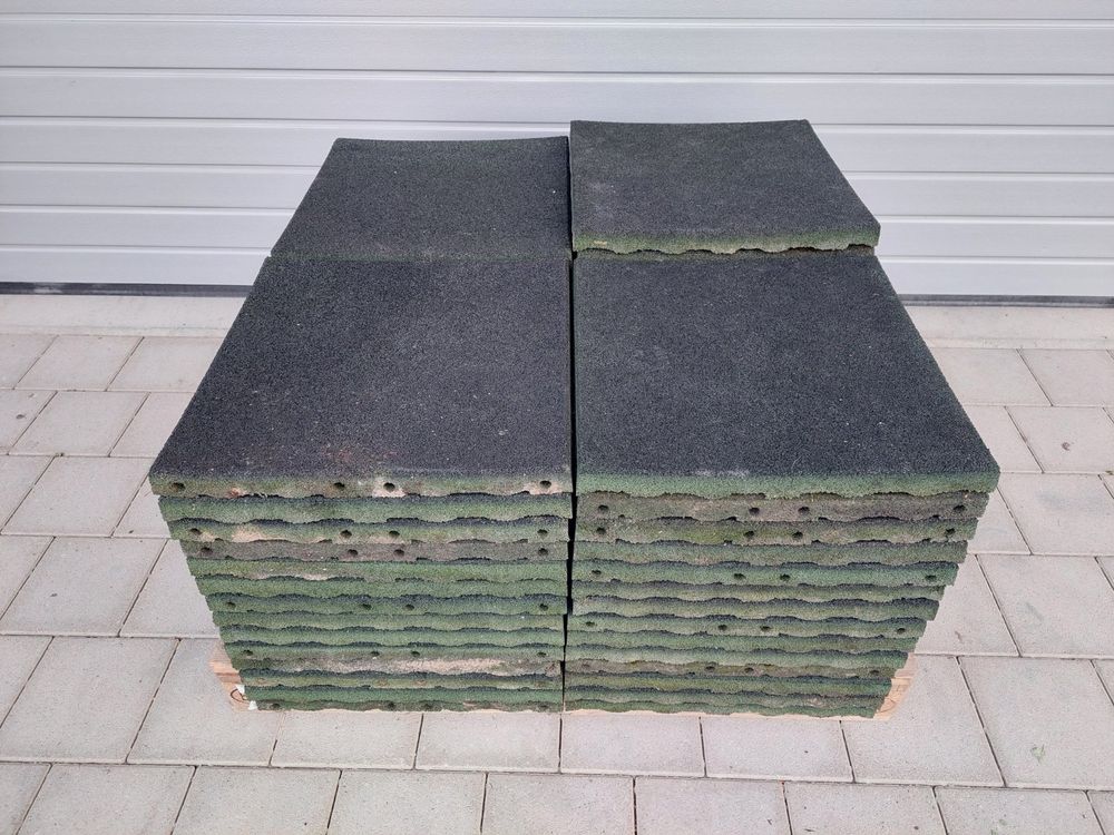 Fallschutzplatten / Gummiplatten (Gebraucht) in Gossau SG für CHF 185 – nur Abholung auf Ricardo ...