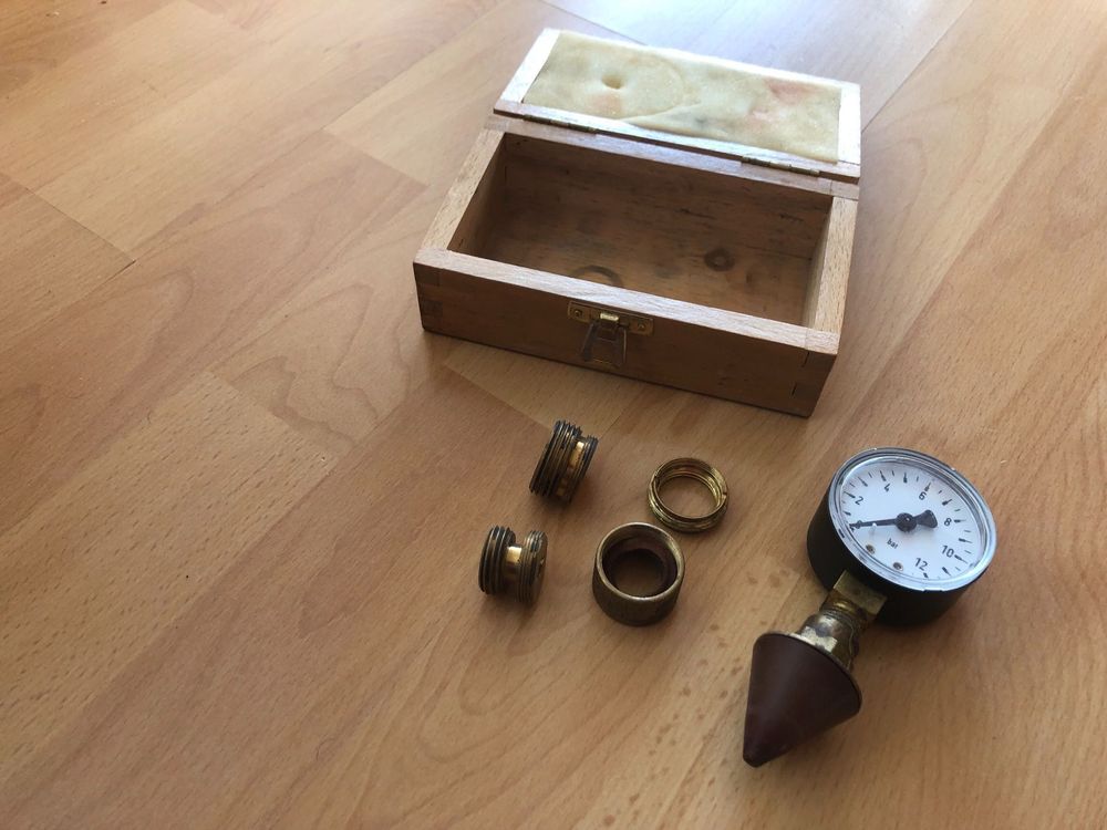 Antik Sanitär Werkzeug Druckmessgerät Installationskontrolle (Gebraucht) in Aarberg für CHF 56 ...