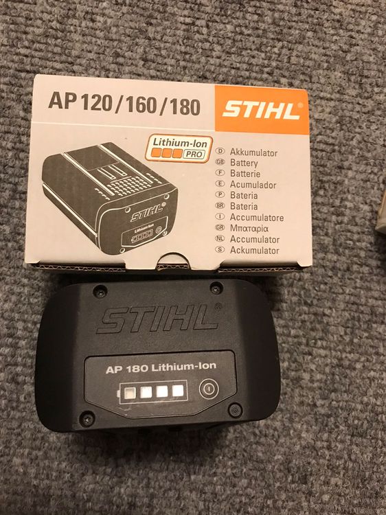 Stihl Batterie Akku AP 180 Li-Lon ab 1.- (Defekt) in Schänis für CHF 30 ...