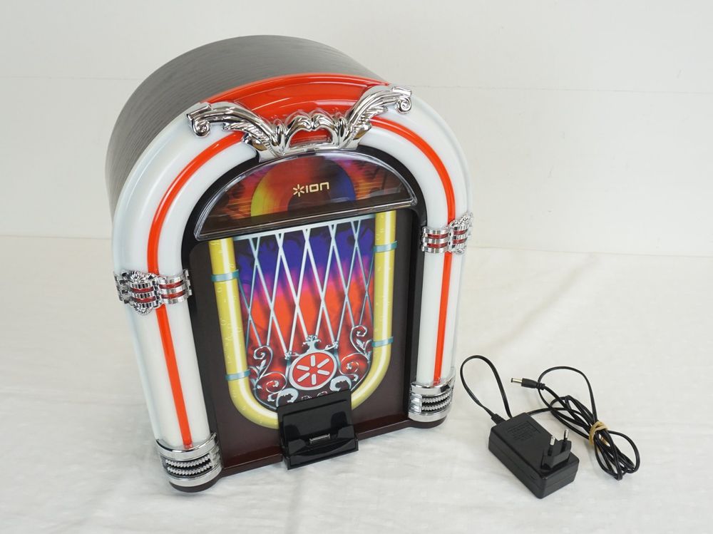 Retro-Jukebox mit iPod-Docking Station | Kaufen auf Ricardo