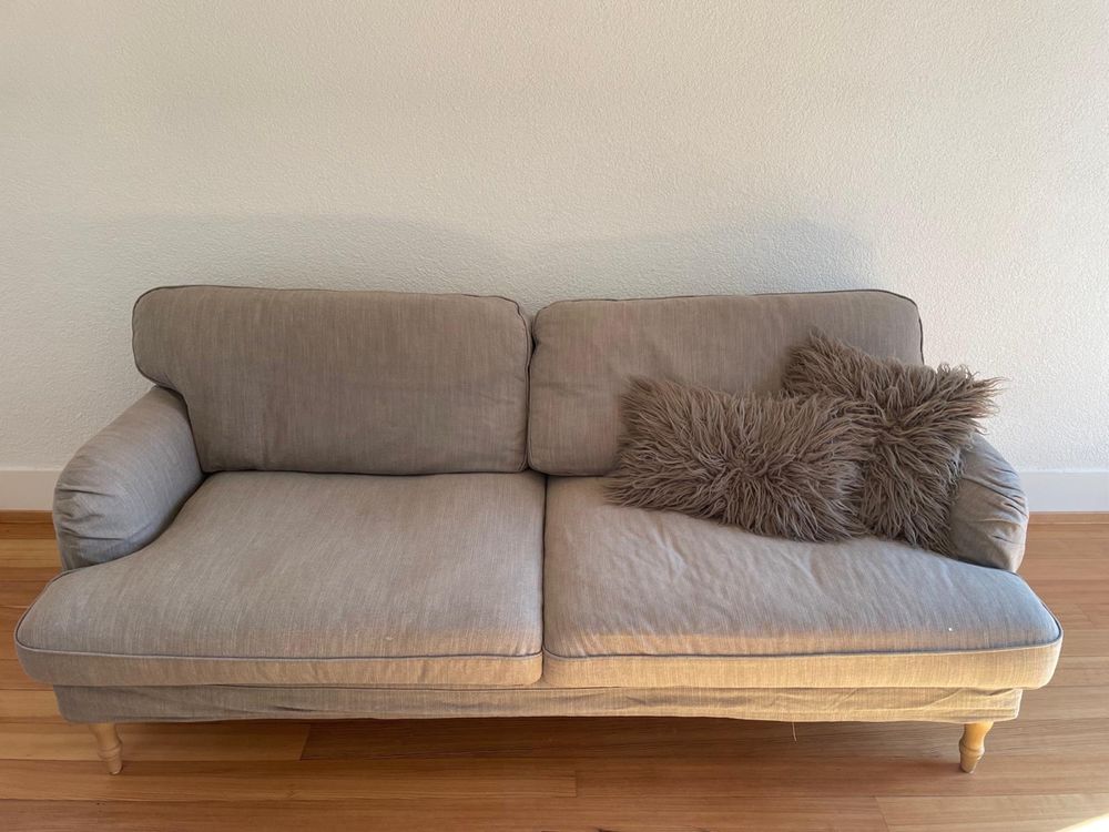 Ikea 2er Sofa in Grau mit 2 Kissen (Gebraucht) in Lausanne für CHF 50 – nur Abholung auf Ricardo ...
