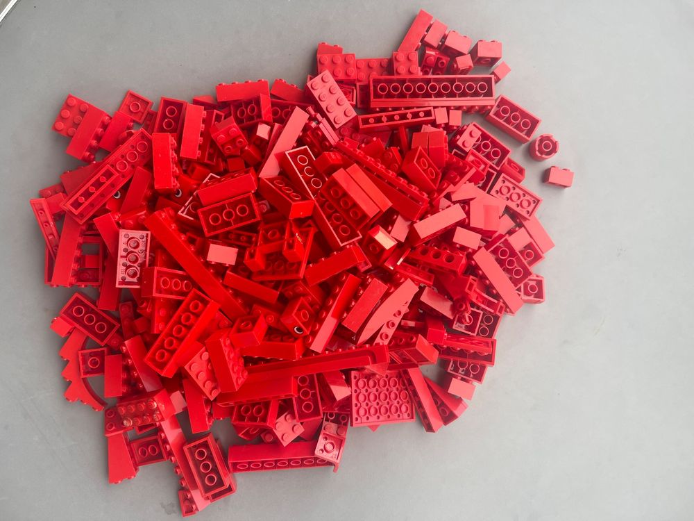 0.5KG LEGOS ROUGES (Gebraucht) in Préverenges für CHF 12.5 – mit ...
