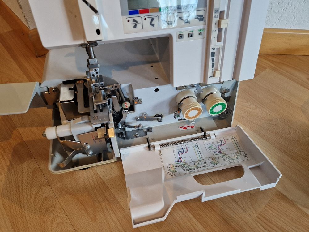 Elna Lock Pro 5 DC Overlock Nähmaschine Computer Pedal (Defekt) in ...