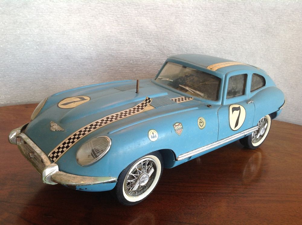 Jaguar E-Type !! Rarität 55cm !! zum aufbereiten (Defekt) in Seuzach ...