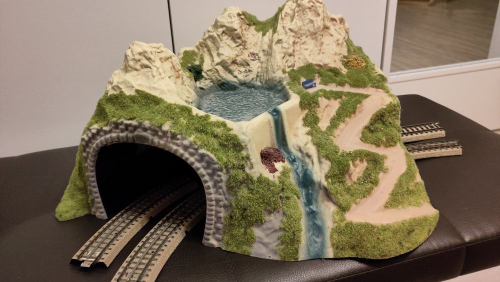 Spur H0 Fertiggelände Tunnel 2-leisig gebogen von NOCH | Kaufen auf Ricardo