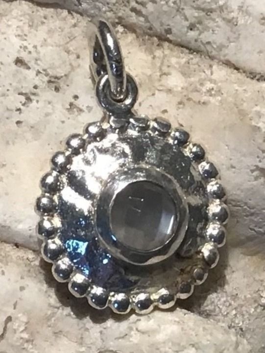 Kleiner Silberanhänger mit Mondstein für feines Kettchen | Kaufen auf Ricardo