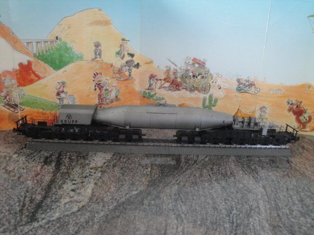 Trix HO 24018. Wagon KRUPP Torpilles 18 essieux selon photos | Kaufen ...