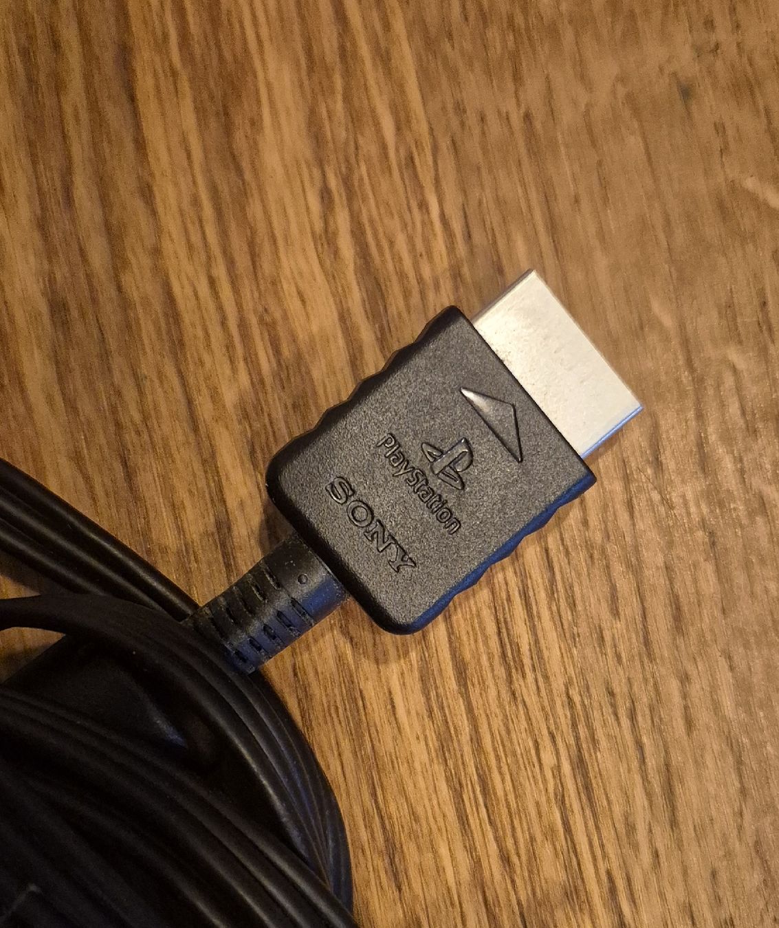 Câble playstation original (D'occasion) à Neyruz FR pour CHF 10 – avec ...