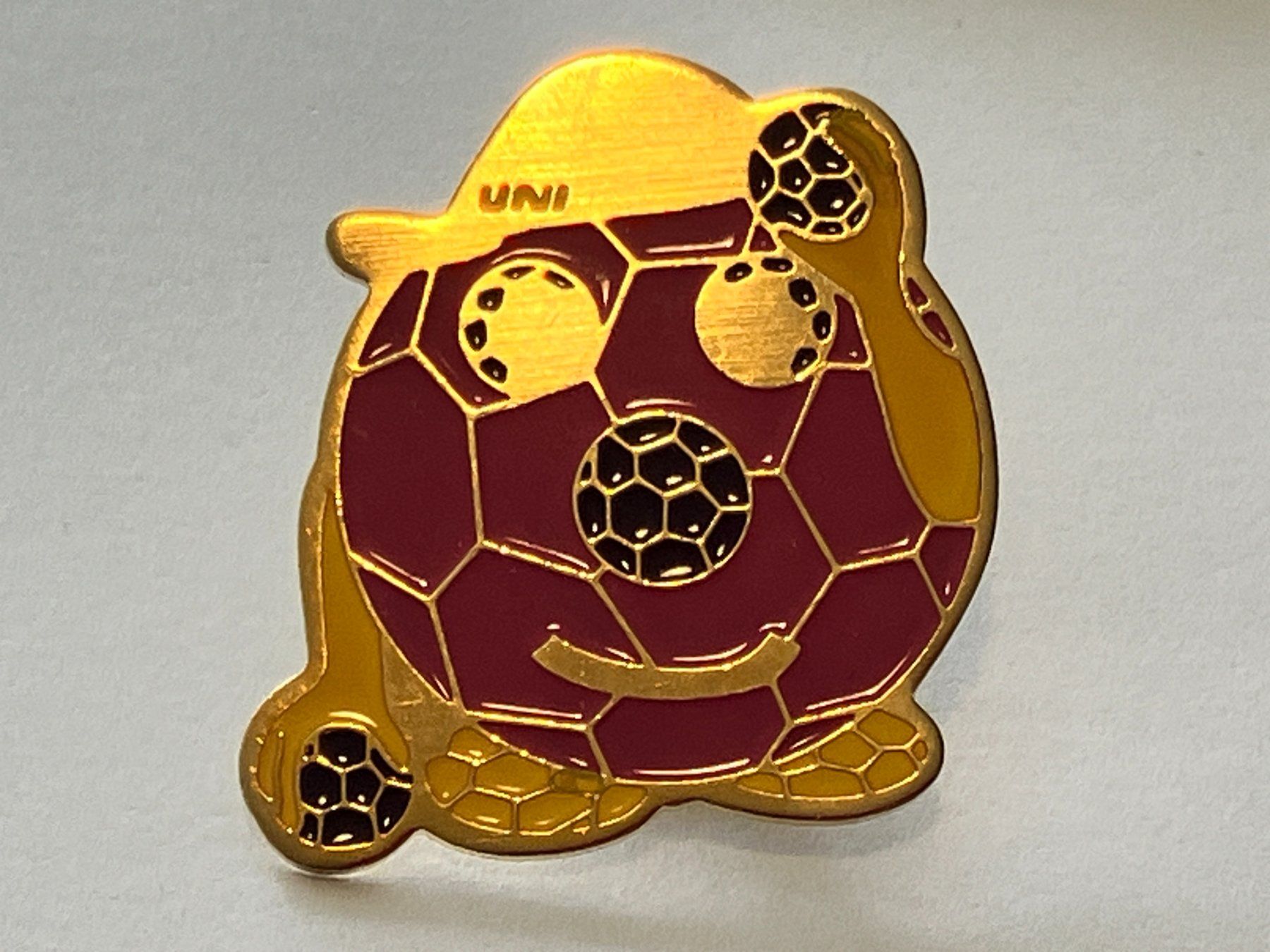 1 Pin UNI Handball? (Gebraucht) in Basel für CHF 1 – mit Lieferung auf ...