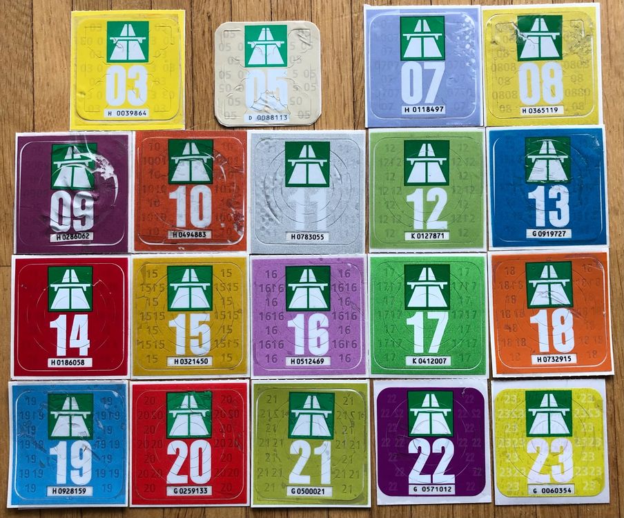 19 alte Autobahnvignetten: 03, 05, 07-23 Autobahn Vignette (Defekt) in ...
