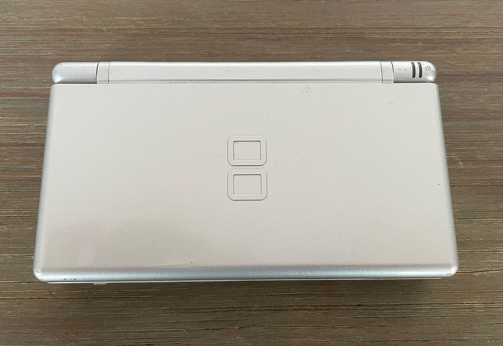 Nintendo DS Lite Silver (Gebraucht) in Yverdon-les-Bains für CHF 62 ...