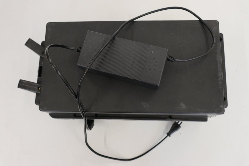 E-Scooter-Battery, inklusive Power Batterie-Ladegerät YLT-42 (Gebraucht ...