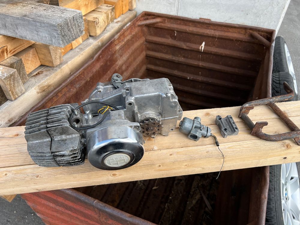 Puch e50 motor 4 lager complet ab 1fr (Defekt) in Ependes VD für CHF ...