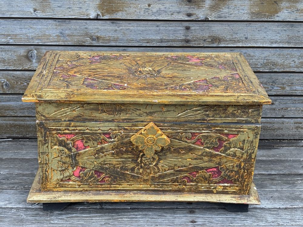 Ancien coffre en bois polychrome (Gebraucht) in Ardon für CHF 30 – mit Lieferung auf Ricardo kaufen