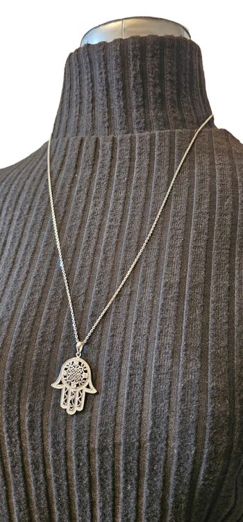 Halskette Hamsa Hand (Gebraucht) in Langenthal für CHF 40 – mit ...