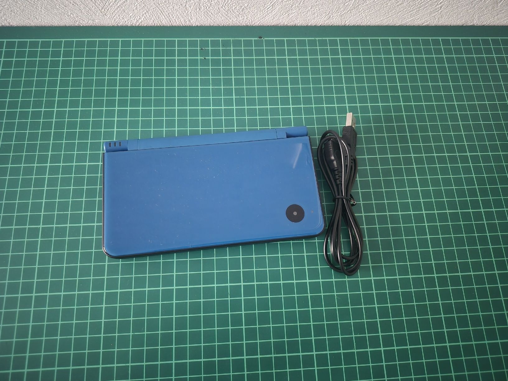 Nintendo DSi XL - Blue Handheld Console - Special Edition (Gebraucht ...