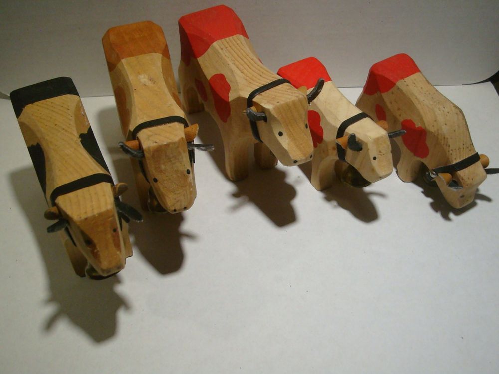 5 Holzkühe - Geschnitzt (Gebraucht) in Neuenegg für CHF 21.5 – mit Lieferung auf Ricardo kaufen