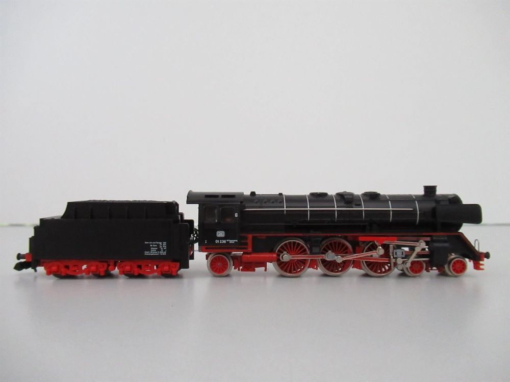 Minitrix 51 2076 00 DB BR 01 DC Analog N (Gebraucht) in Basel für CHF ...