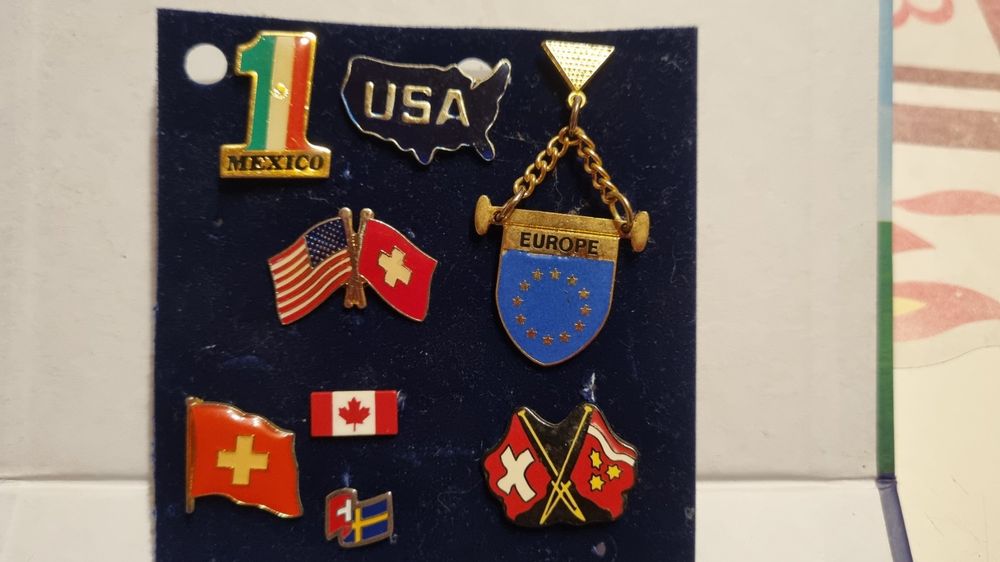 8 Pins , Länder und Flaggen (Gebraucht) in Heimiswil für CHF 3.5 – mit ...