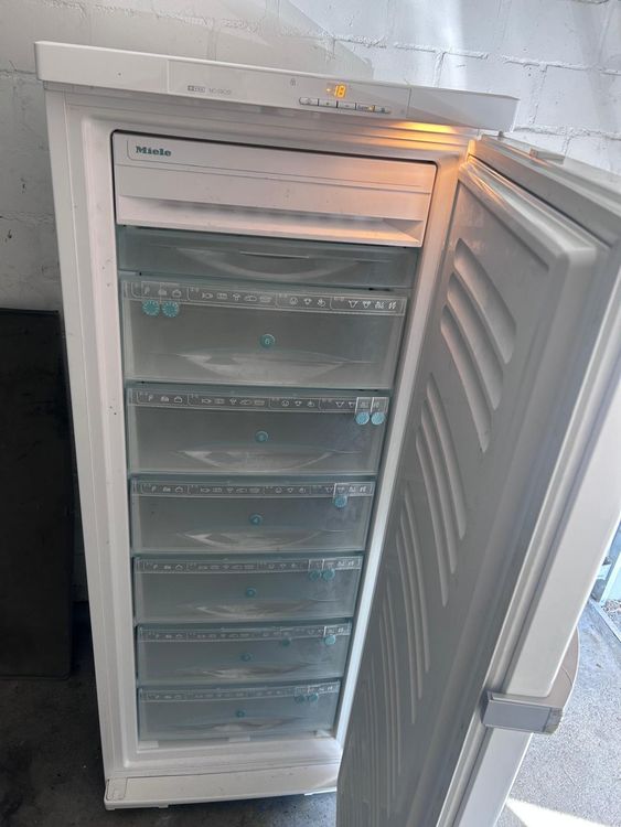 tiefkühlschrank Miele (Gebraucht) in Basel für CHF 1 – nur Abholung auf Ricardo kaufen