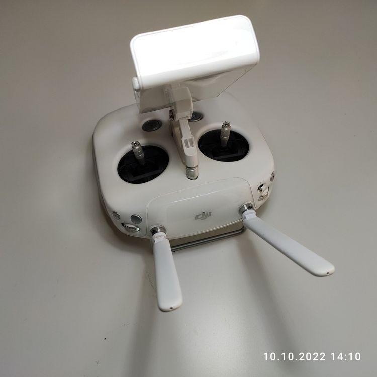 DJI PHANTOM 4 /3 Controller (GL300B), tiptop! (Gebraucht) in Zürich für ...