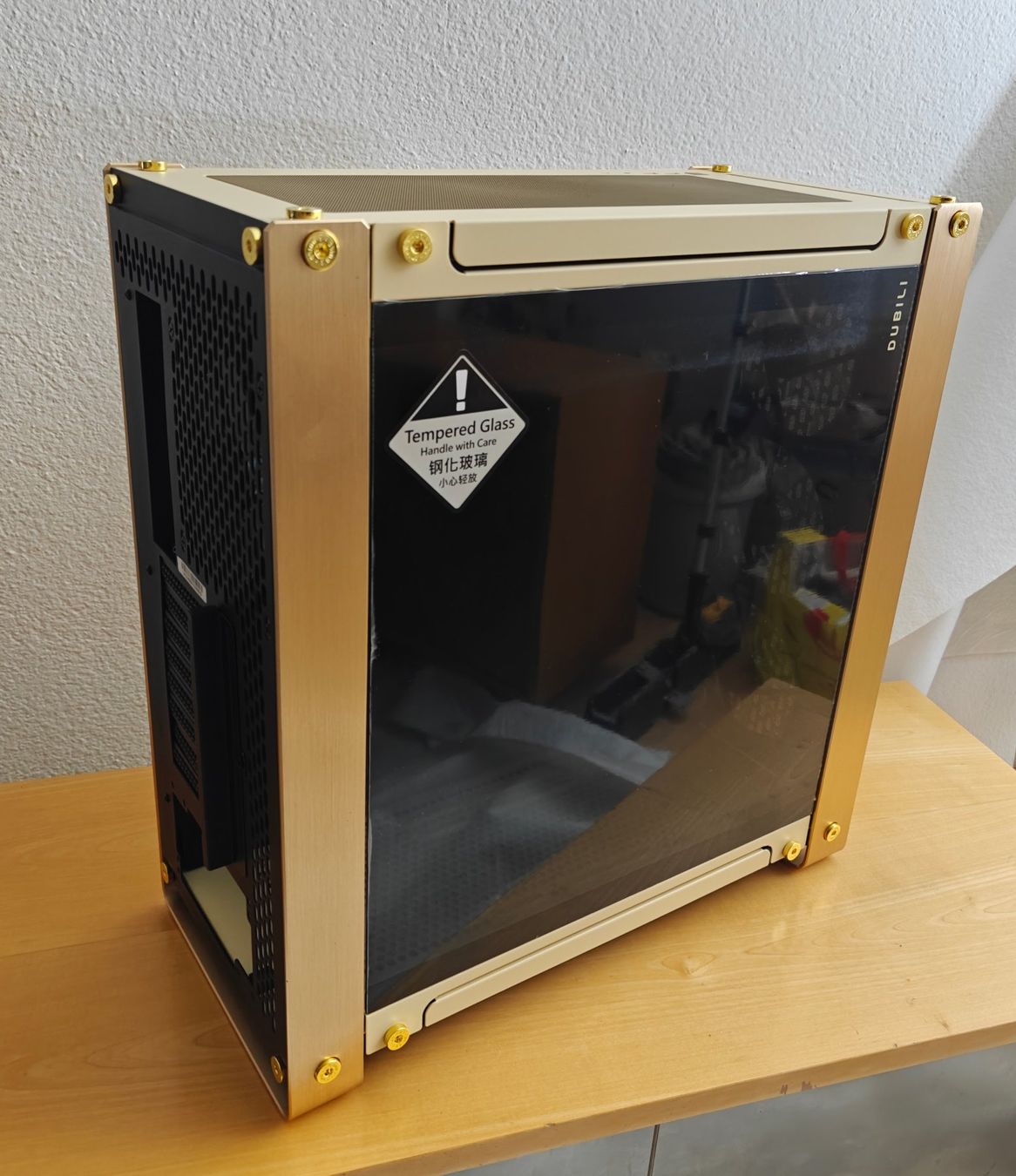 InWin DUBILI Full-Tower - gold (PC Gehäuse) (Neu (gemäss Beschreibung ...