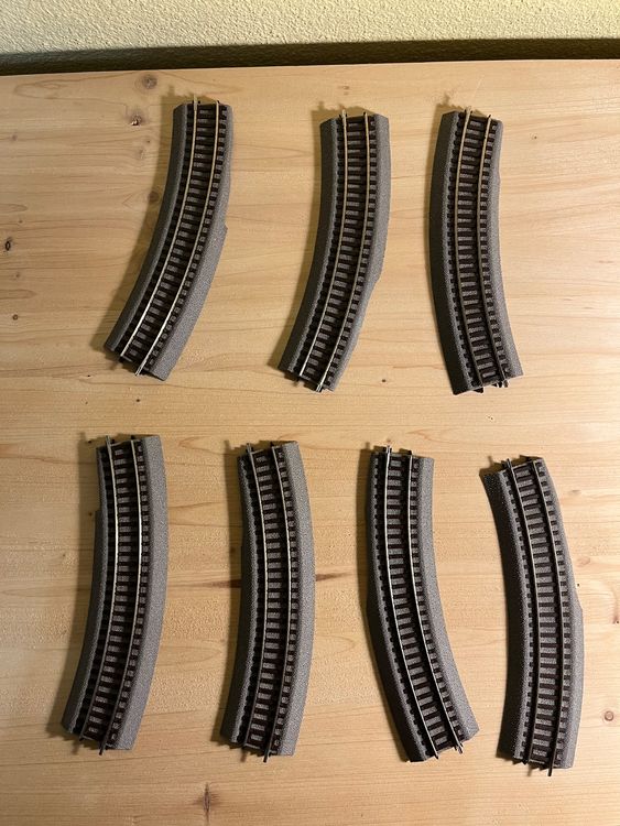 7x Roco Line 42523 Gebogenes Gleis R3 30° H0 mit Bettung (Gebraucht) in Aesch BL für CHF 5 – mit ...