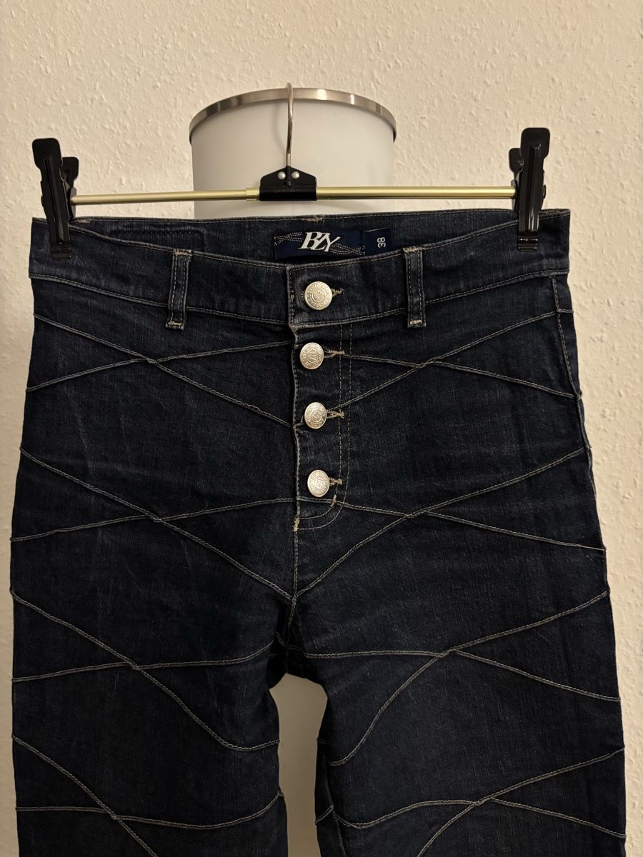 Superbe jeans bootcut surpiqué (D'occasion) à Onex pour CHF 20 – avec ...