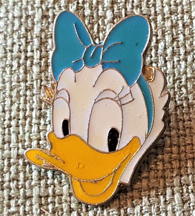 K695 - Pin Daisy Duck - Walt Disney | Kaufen auf Ricardo