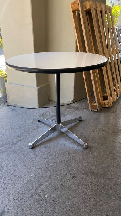 Eames Contract Table Vitra Produktion Version 2005, d= 80cm (Gebraucht ...