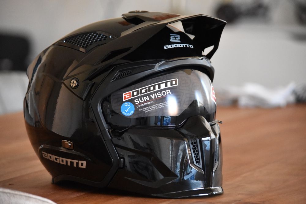 Jethelm schwarz Glanz Gr.L (59/60)mit abnehmbarem Kinnschutz | Kaufen ...