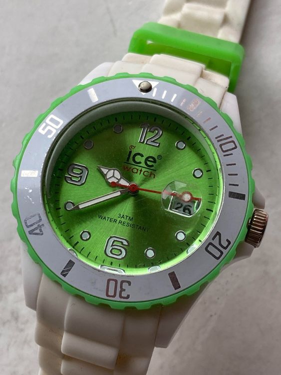 Montre Ice Watch blanche et verte tendance (Gebraucht) in Bassecourt ...