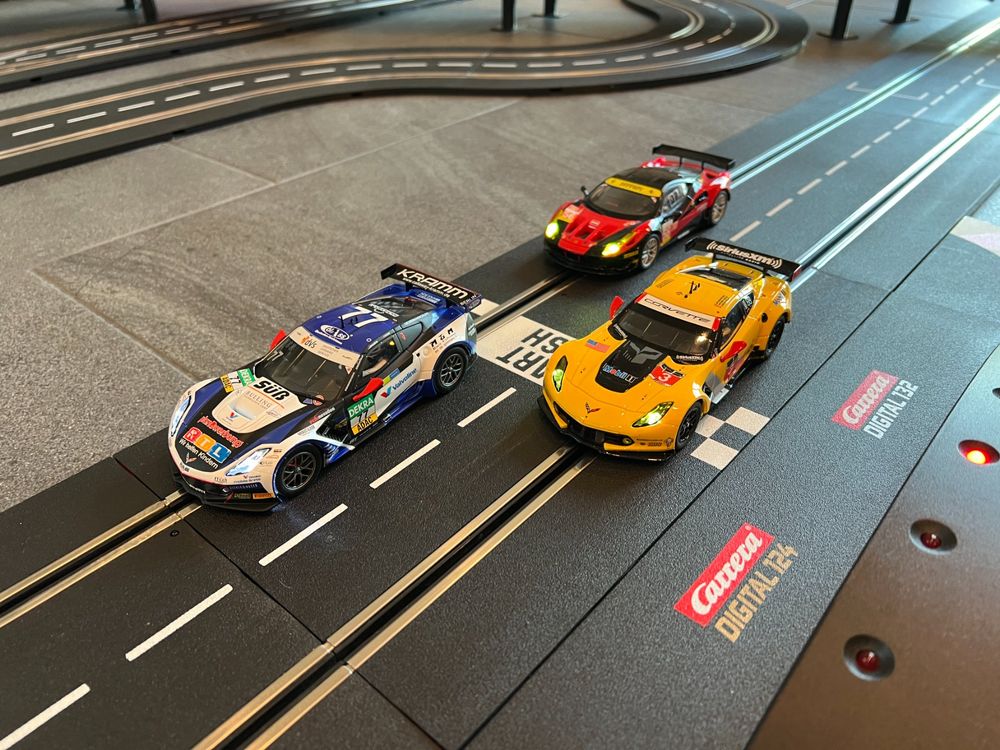 Carrera Digital Rennbahn 132 (Gebraucht) in Wolfhausen für CHF 295 – nur Abholung auf Ricardo kaufen
