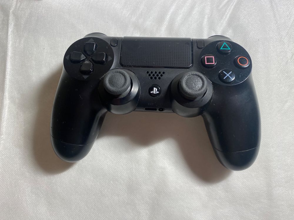 PS 4 Controller (Gebraucht) in Reichenburg für CHF 30 – mit Lieferung ...