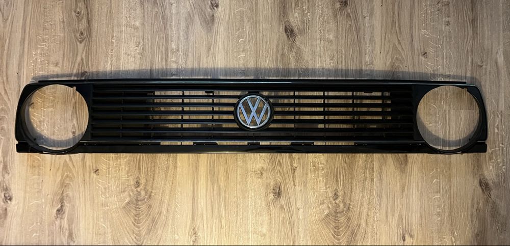 Originaler VW Golf 2 Kühlergrill mit Emblem & Chromleiste | Kaufen auf ...