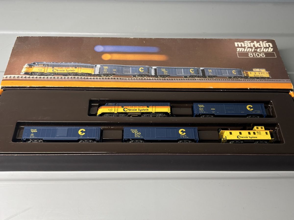 Märklin 8106 Spur Z Chessie Zugskomposition (Gebraucht) in Malters für ...