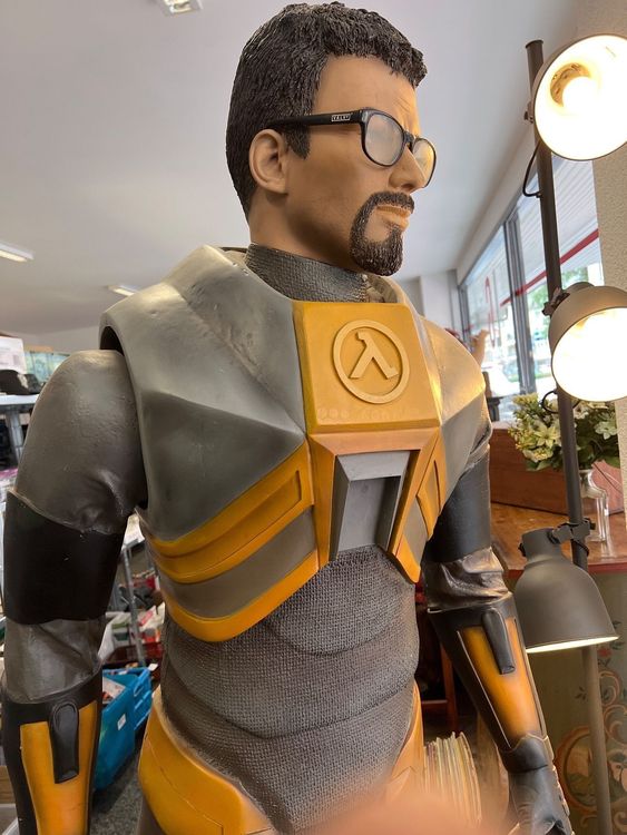 Morgan Freeman Half Life 2 riesen Polyresin Figur (Gebraucht) in ...