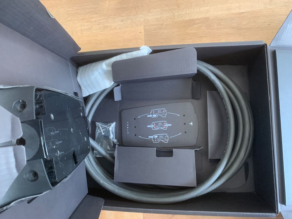 Tesla Wallbox Connector (3 gen.) Type 2 (Gebraucht) in Oetwil an der ...