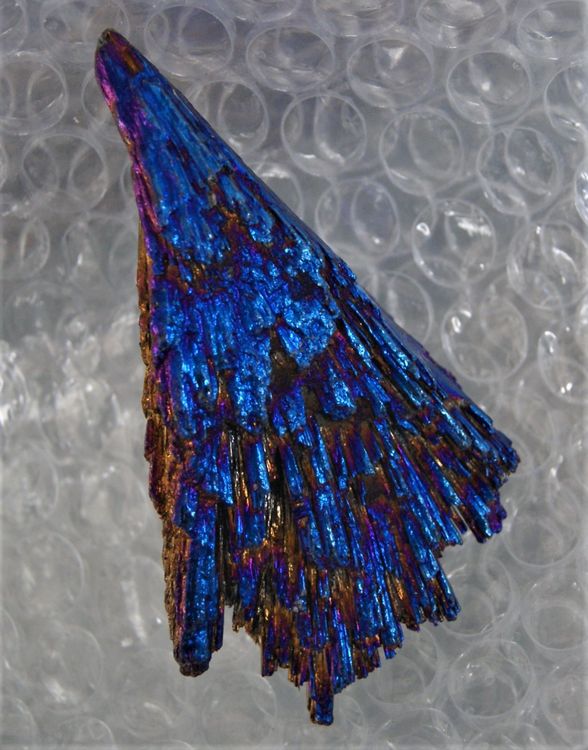 TITANIUM KYANITE CRISTAL CLUSTER (Neu und originalverpackt) in Stadel ...