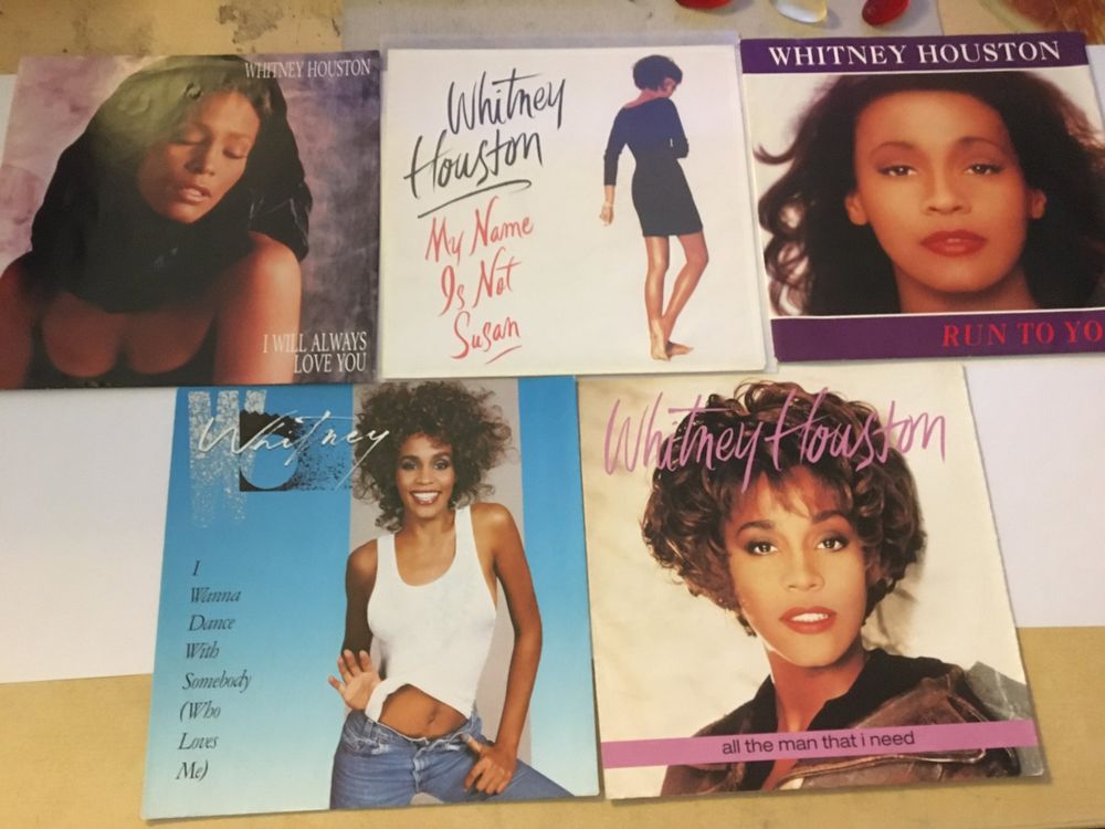 NUR COVER: WHITNEY HOUSTON (5x) (Gebraucht) in Bassersdorf für CHF 1 ...