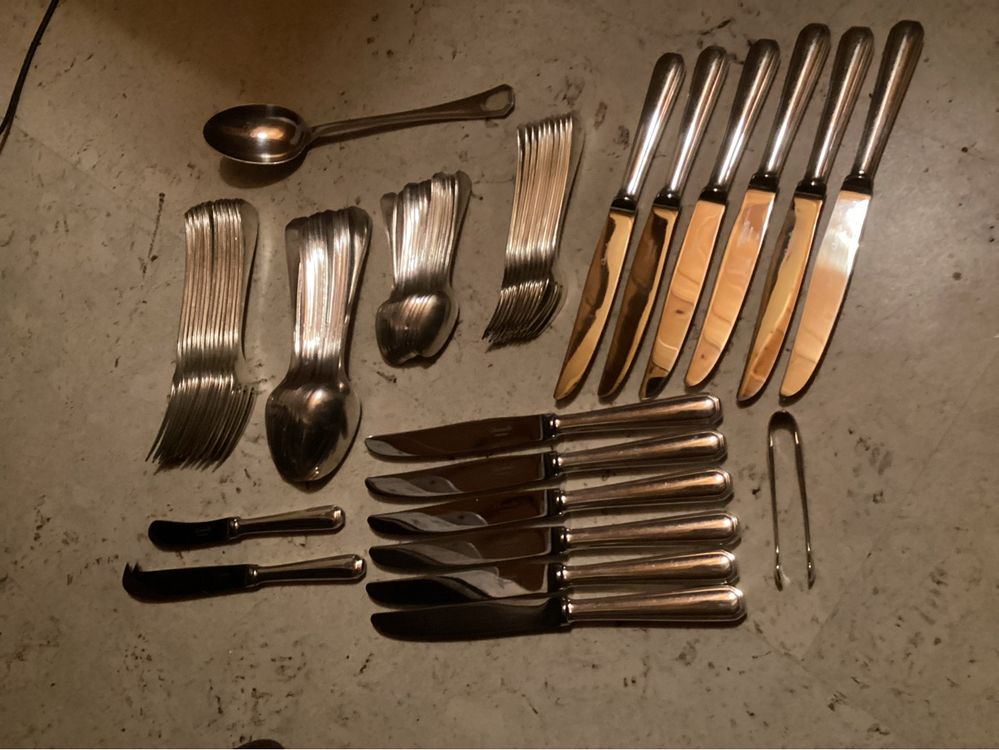 1 Posten 90er Silberbesteck über 2.5 Kilo ab Fr. 79.- (Gebraucht) in ...