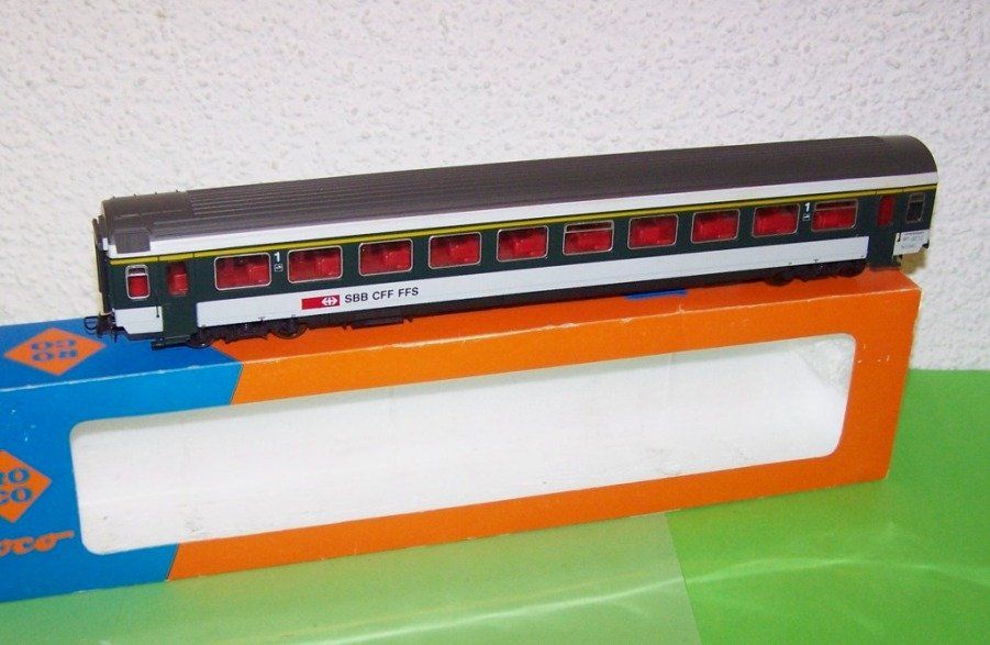 Roco H0 44201A: SBB Schnellzug-Personenwagen EW IV, 1.Kl.,DC (Neu (gemäss Beschreibung)) in ...