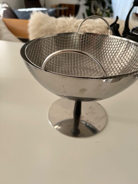 Alessi Fruchtschale AC04, colander, mit Fuss und Einsatz | Kaufen auf Ricardo